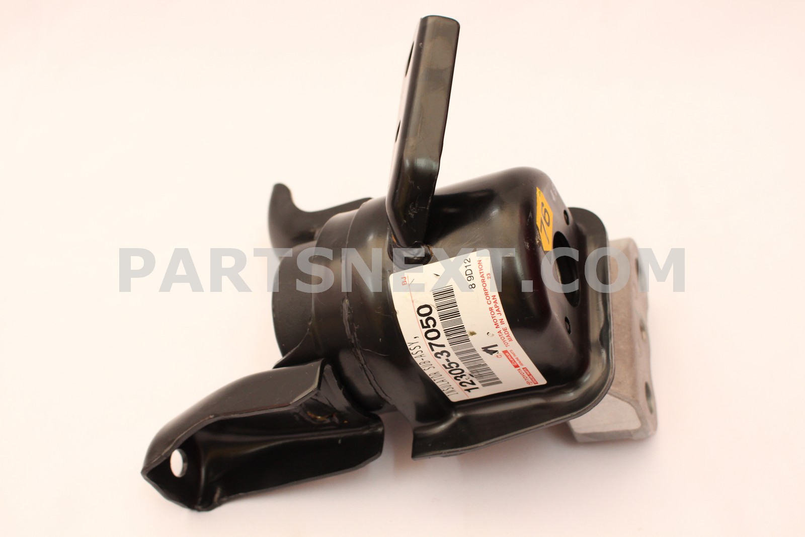 Toyota :: 12305-37050 INSULATOR SUB-ASSY, ENGINE MOUNTING, RH