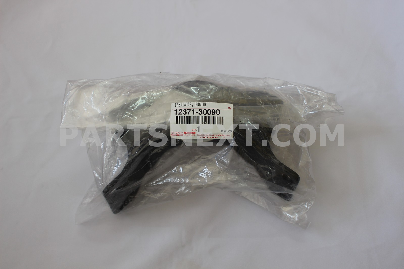 Toyota :: 12371-30090 INSULATOR, ENGINE MOUNTING, REAR NO.1