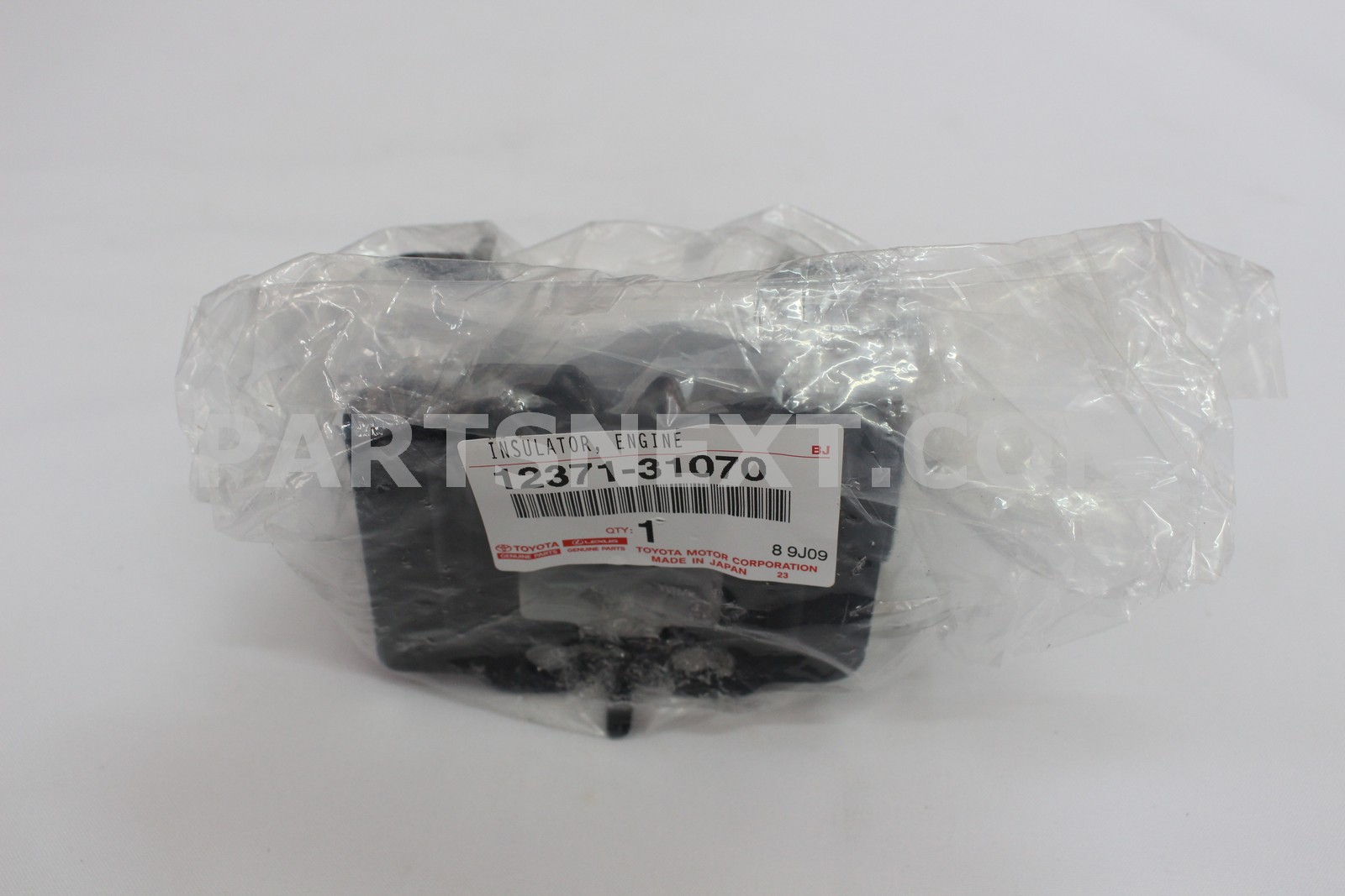 Toyota :: 12371-31070 INSULATOR, ENGINE MOUNTING, REAR NO.1