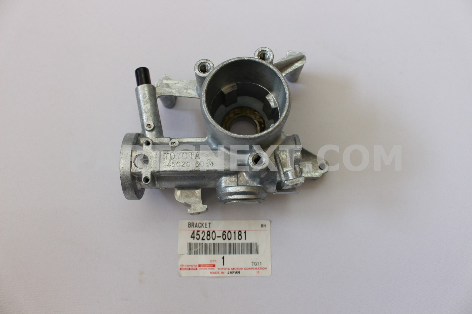 Toyota :: 45280-60181 BRACKET ASSY, STEERING COLUMN, UPPER