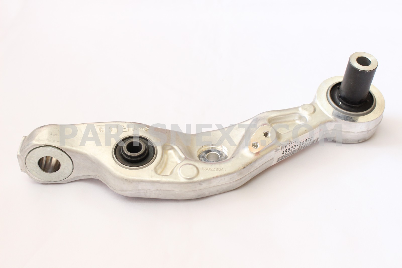 Toyota :: 48620-50070 ARM ASSY, FRONT SUSPENSION, LOWER RH