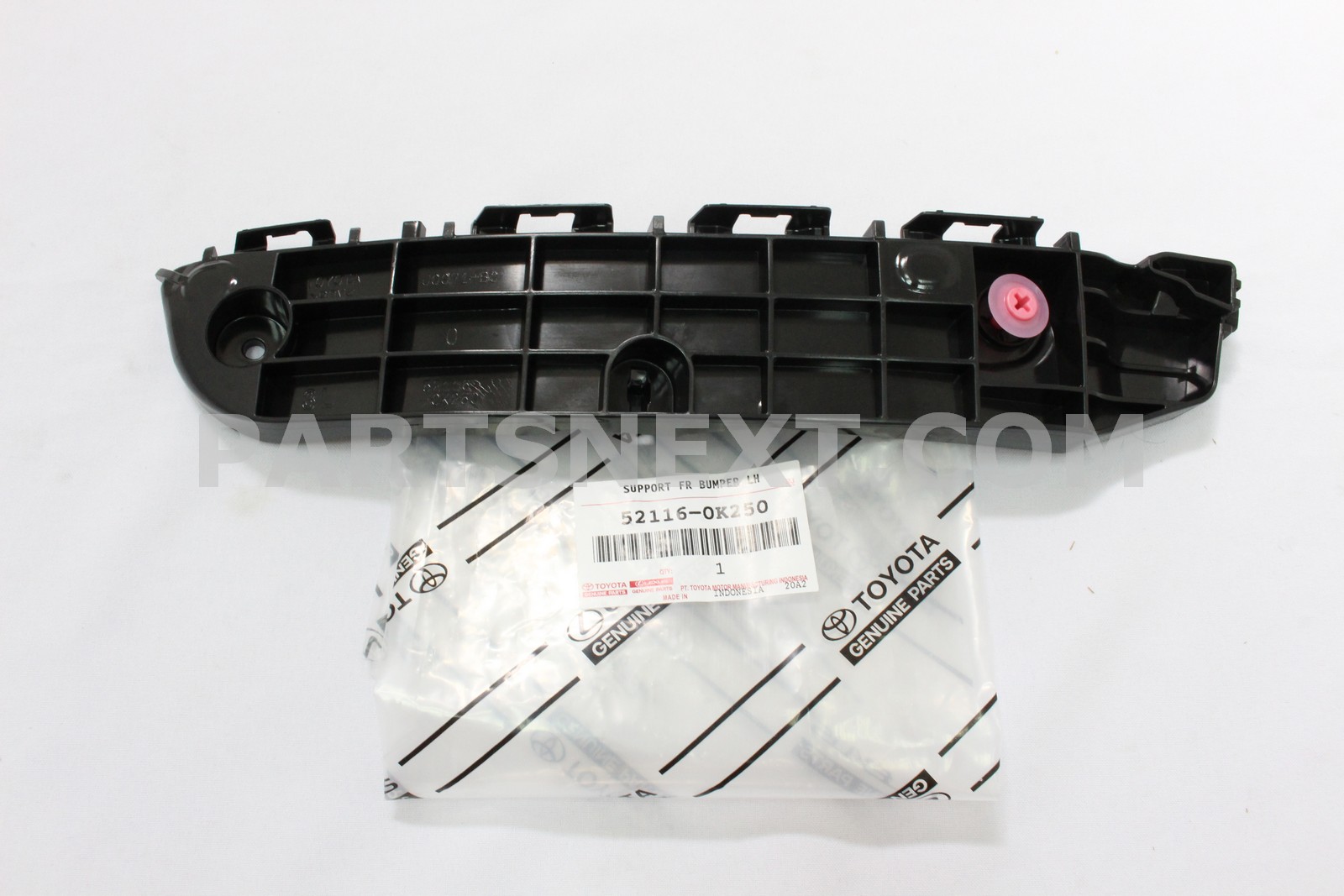 Toyota :: 52116-0K250 SUPPORT, FR BUMPER