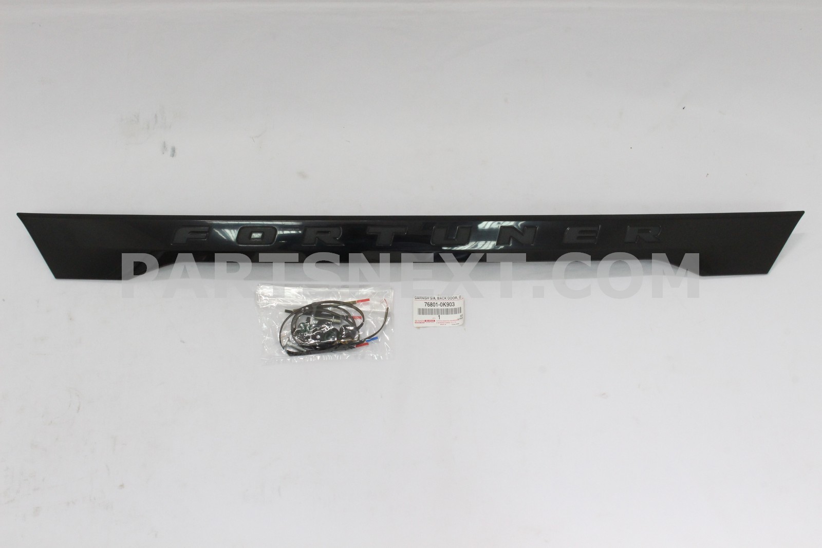 Toyota :: 76801-0K903 GARNISH SUB-ASSY, BACK DOOR, OUTSIDE