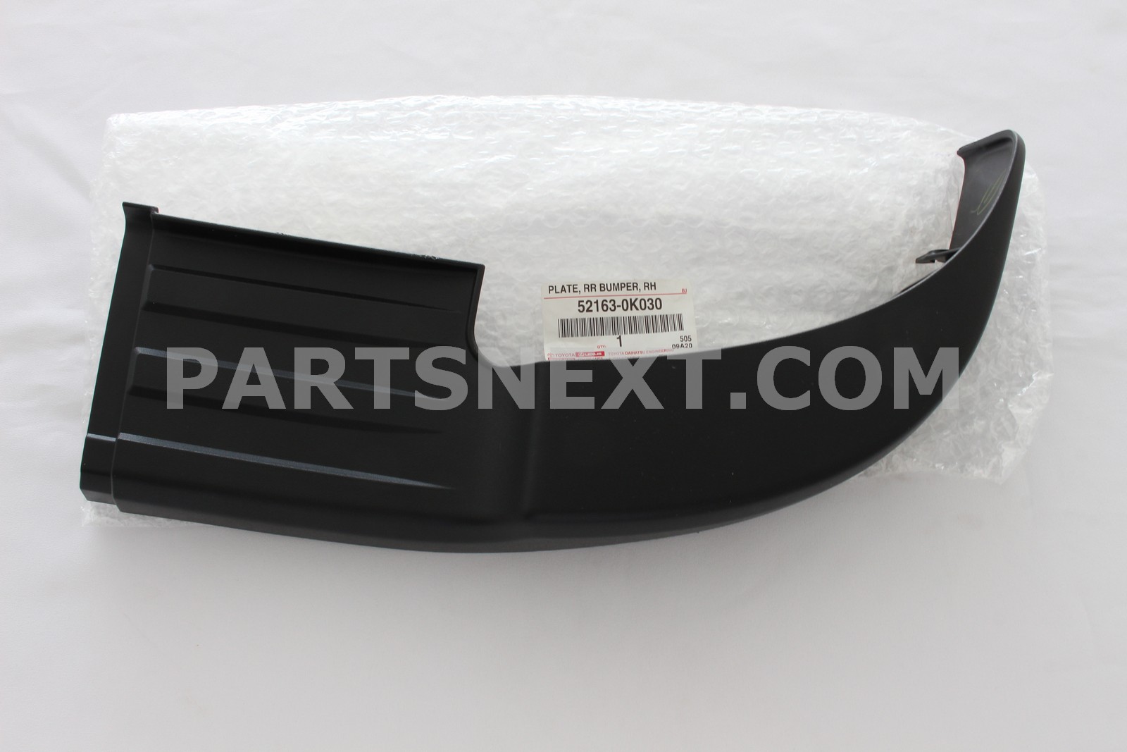 Toyota :: 52163-0K030 PLATE RR BUMPER RH