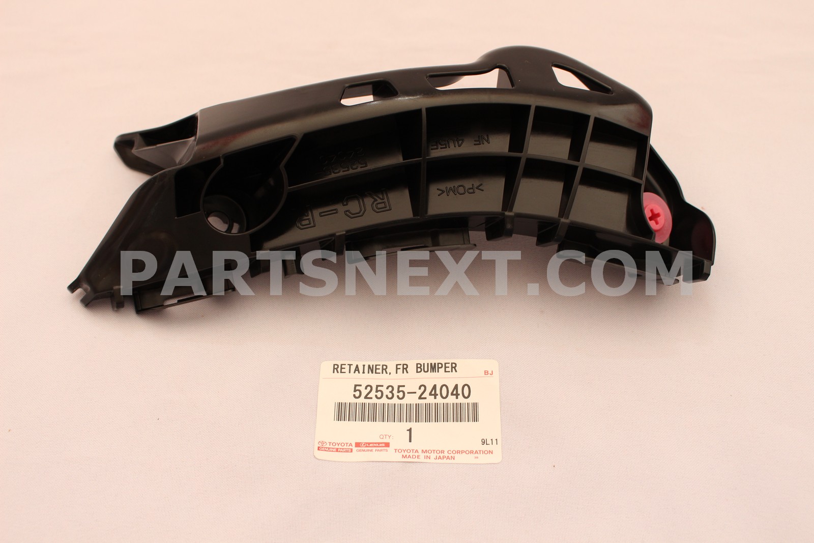 Toyota :: 52535-24040 RETAINER, FRONT BUMPER SIDE, RH