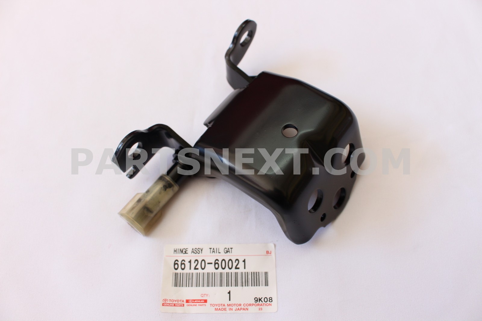 Toyota :: 66120-60021 HINGE ASSY TAIL
