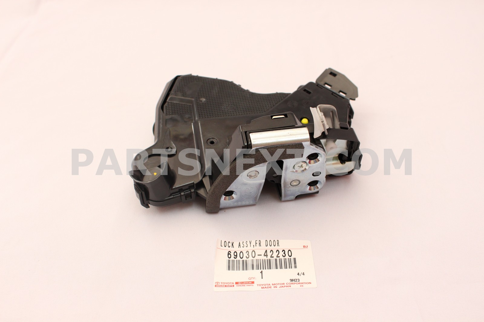 Toyota :: 69030-42230 LOCK ASSY, FRONT DOOR W/MOTOR, RH