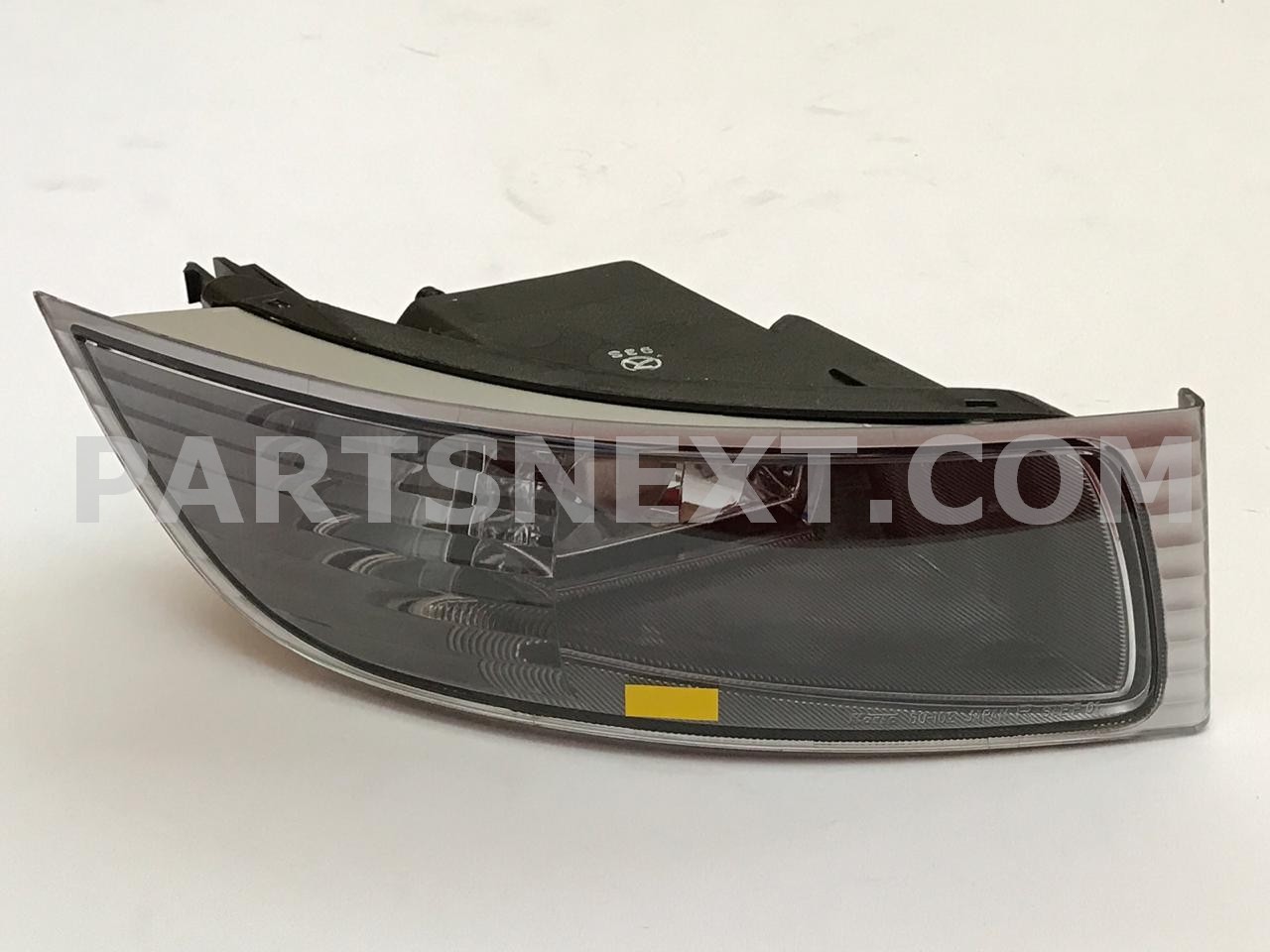 Toyota :: 81211-60170 LAMP UNIT, FOG LAMP, RH