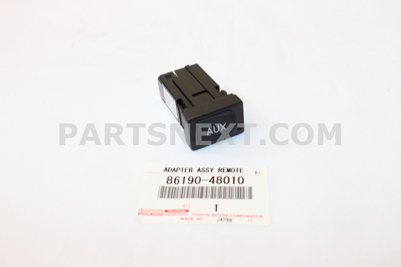 Toyota :: 86190-48010 ADAPTER ASSY, STEREO JACK, NO.1