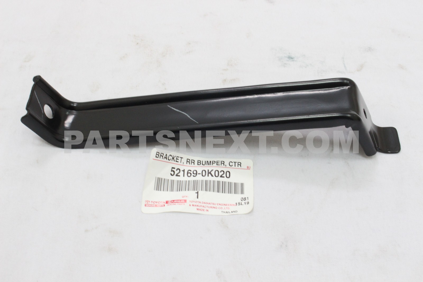 Toyota :: 52169-0K020 BRACKET, REAR BUMPER, CENTER