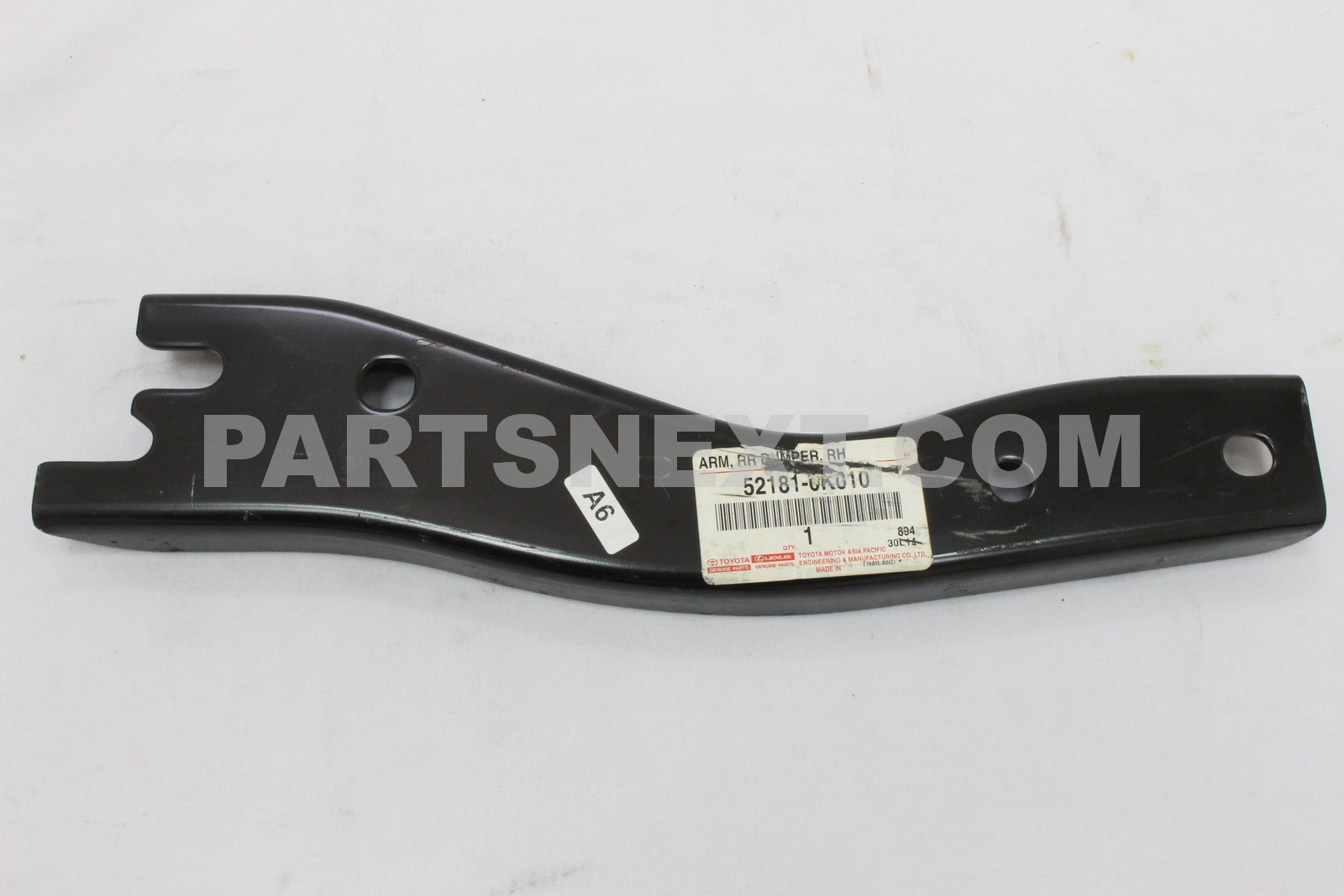 Toyota :: 52181-0K010 ARM, REAR BUMPER, RH