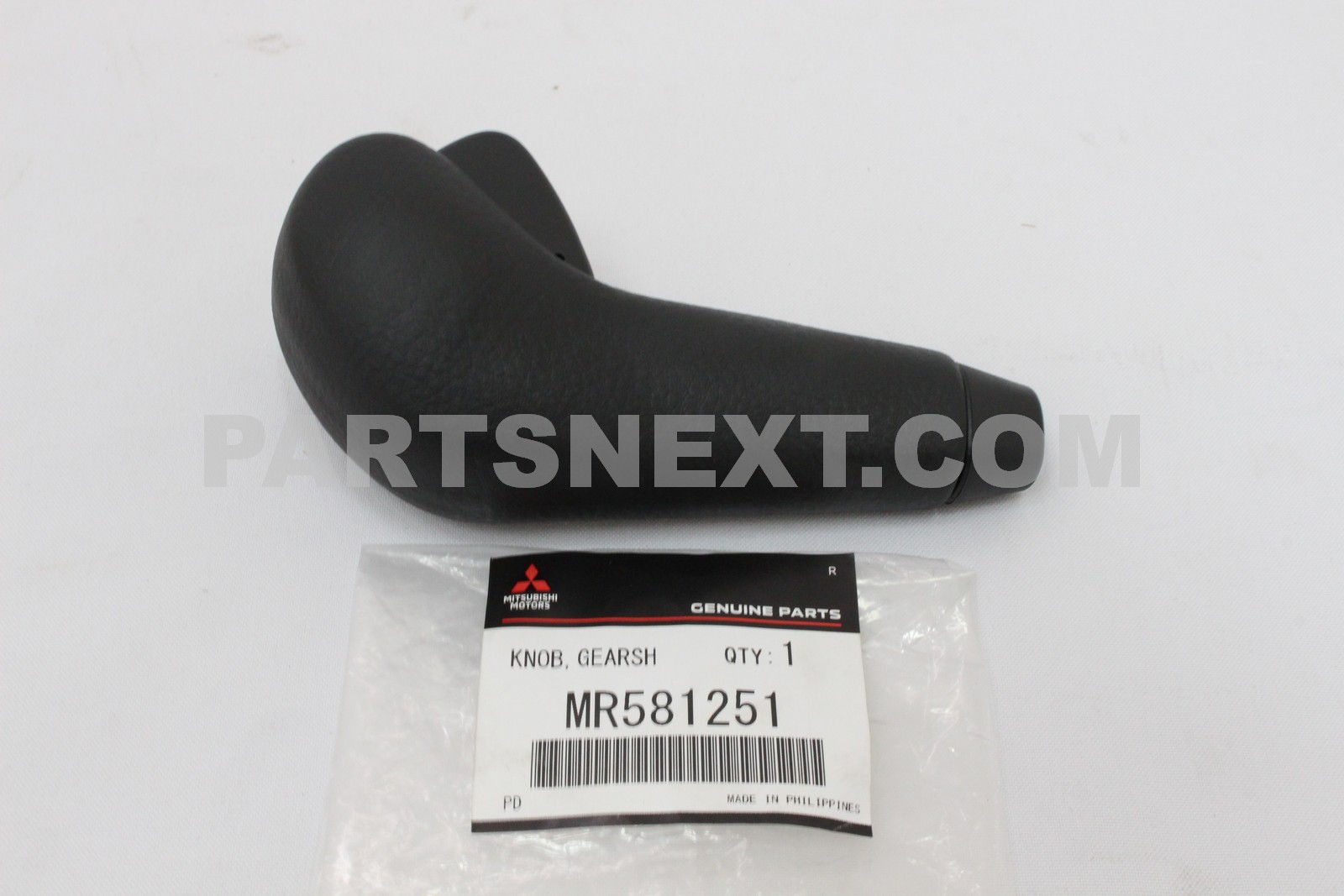 Mitsubishi :: MR581251 KNOB,GEARSHIFT LEVER