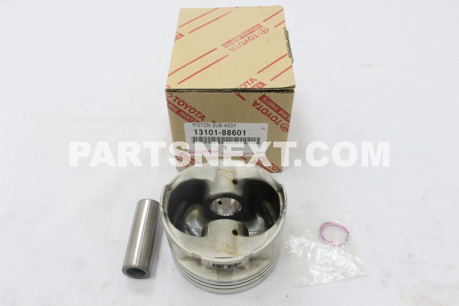 Toyota :: 13101-88601 PISTON SUB-ASSY, W/PIN