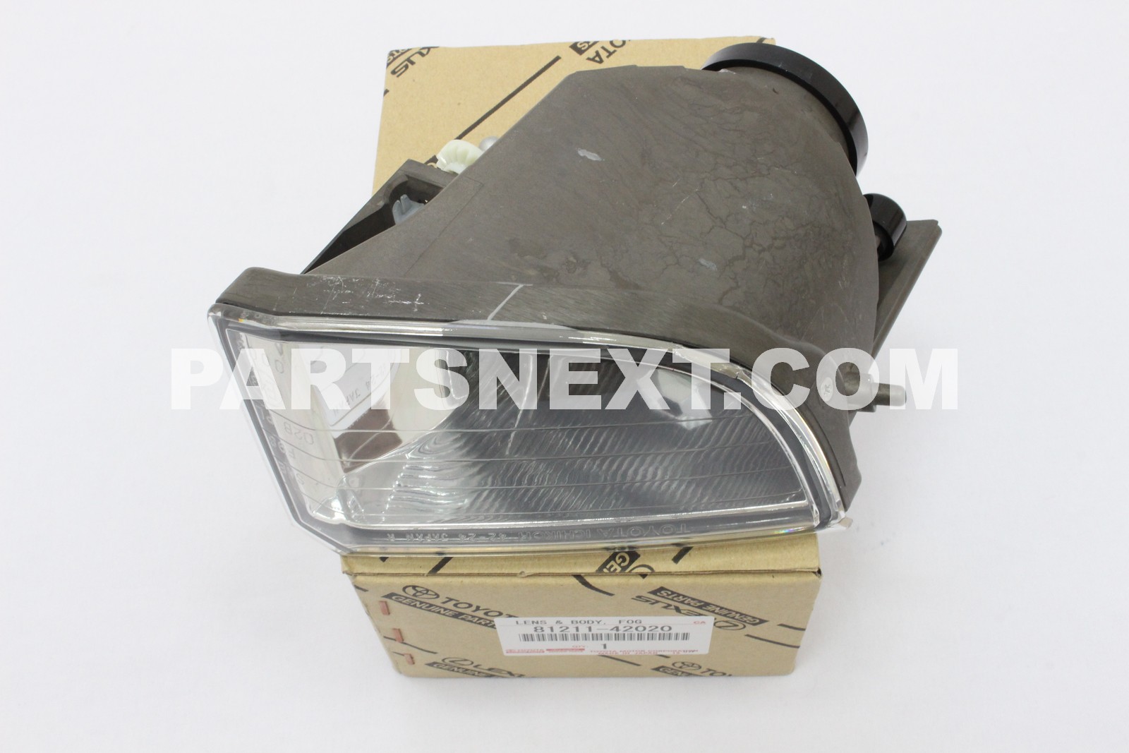 Toyota :: 81211-42020 LAMP UNIT, FOG LAMP, RH