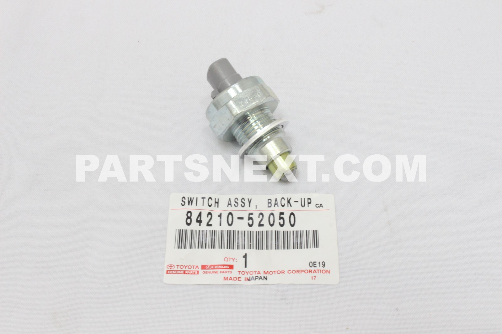 Toyota :: 84210-52050 SWITCH ASSY, BACK-UP LAMP