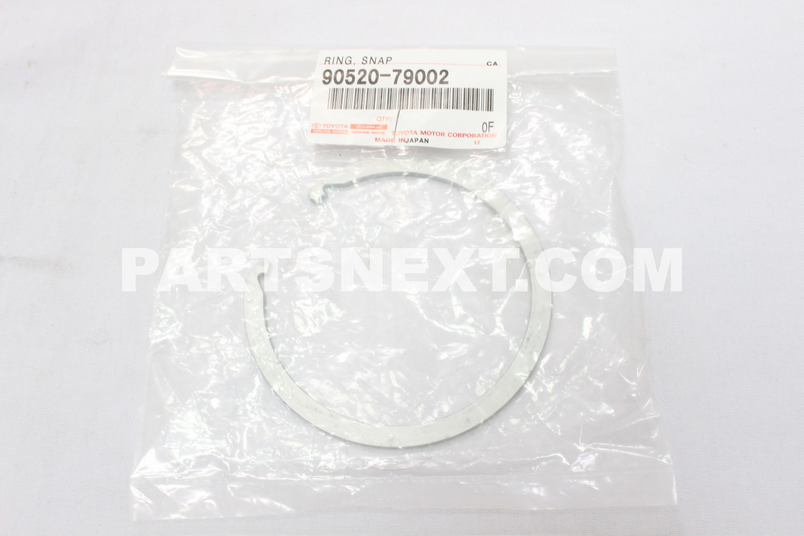 Toyota :: 90520-79002 RING, HOLE SNAP (FOR FRONT AXLE HUB), RH/LH