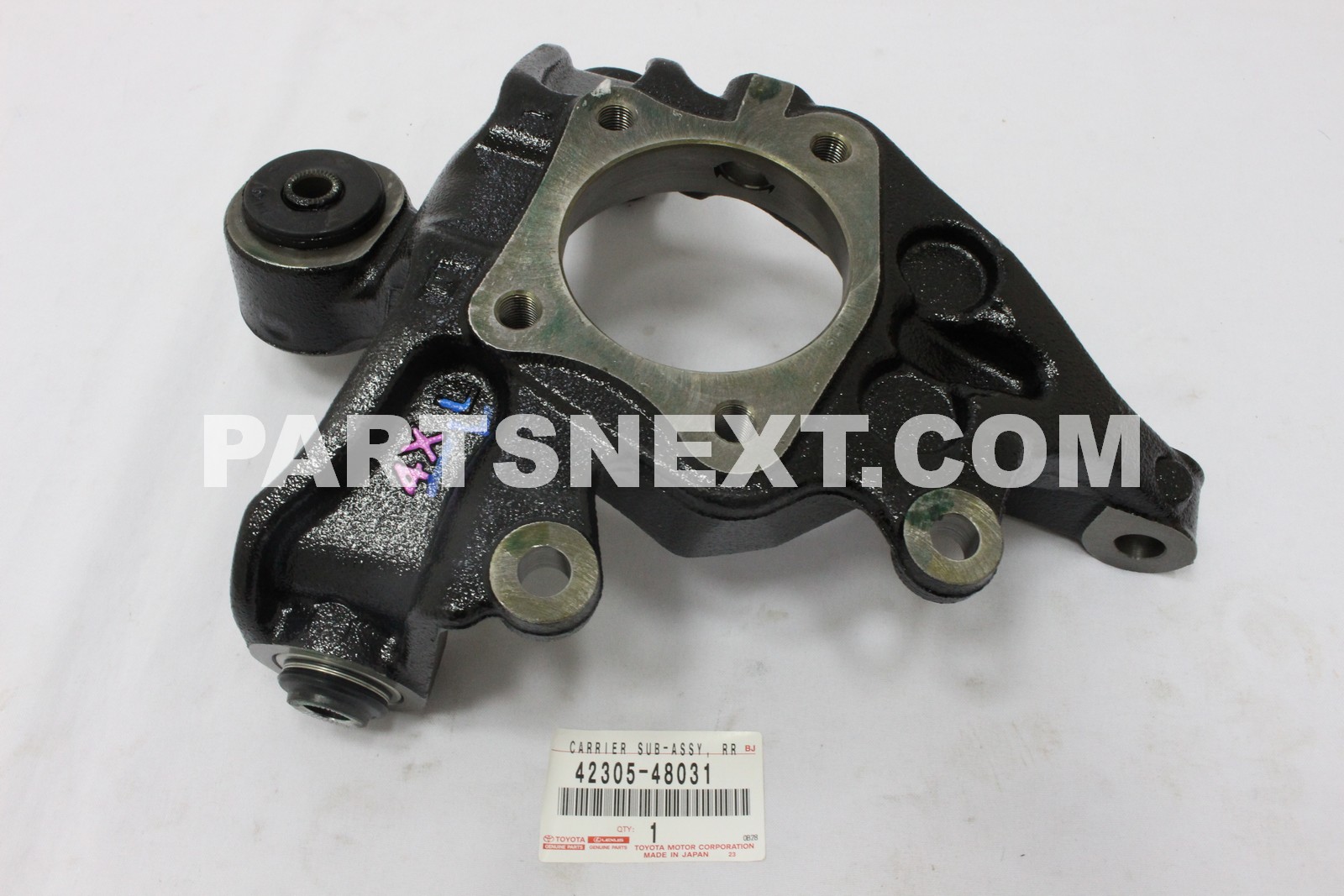 Toyota :: 42305-48031 CARRIER SUB-ASSY, REAR AXLE, LH