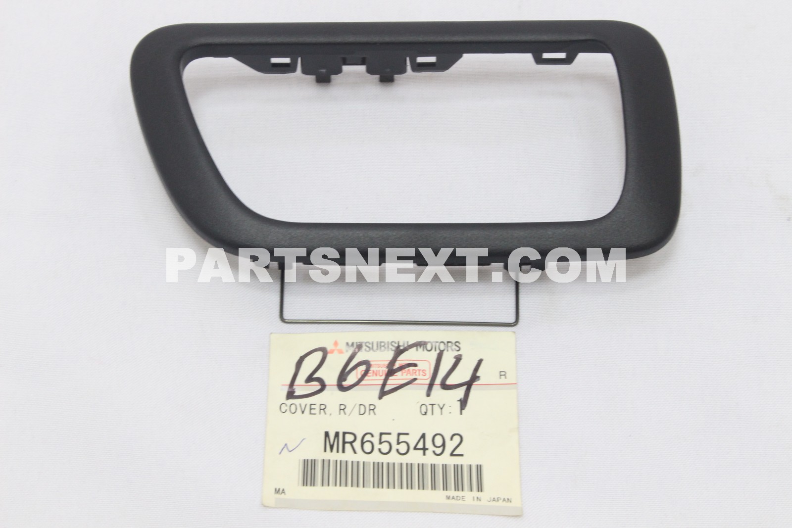 Mitsubishi :: MR655492 COVER,BACK DOOR INS HANDLE