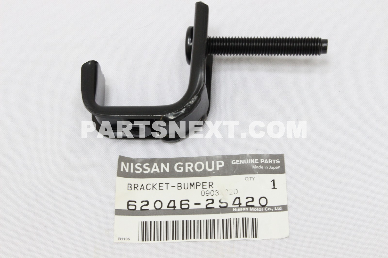 Nissan :: 62046-2S420 BRACKET-FRONT BUMPER