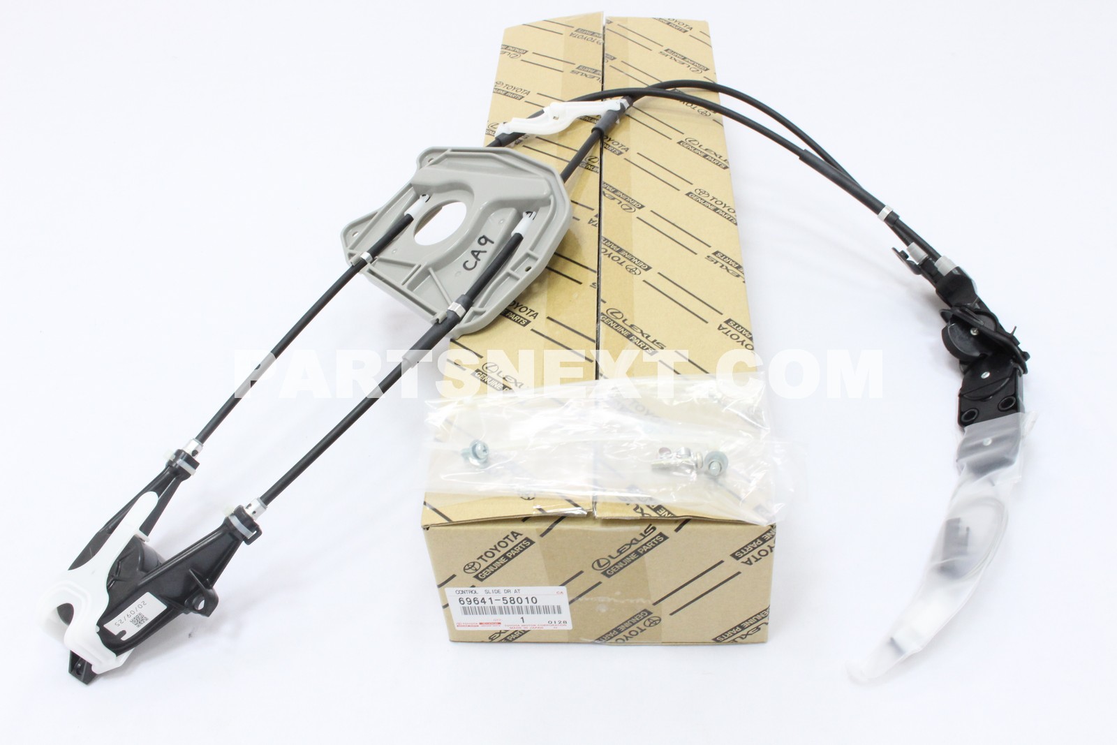 Toyota :: 69641-58010 CONTROL, SLIDE DOOR ATTACHMENT, LH