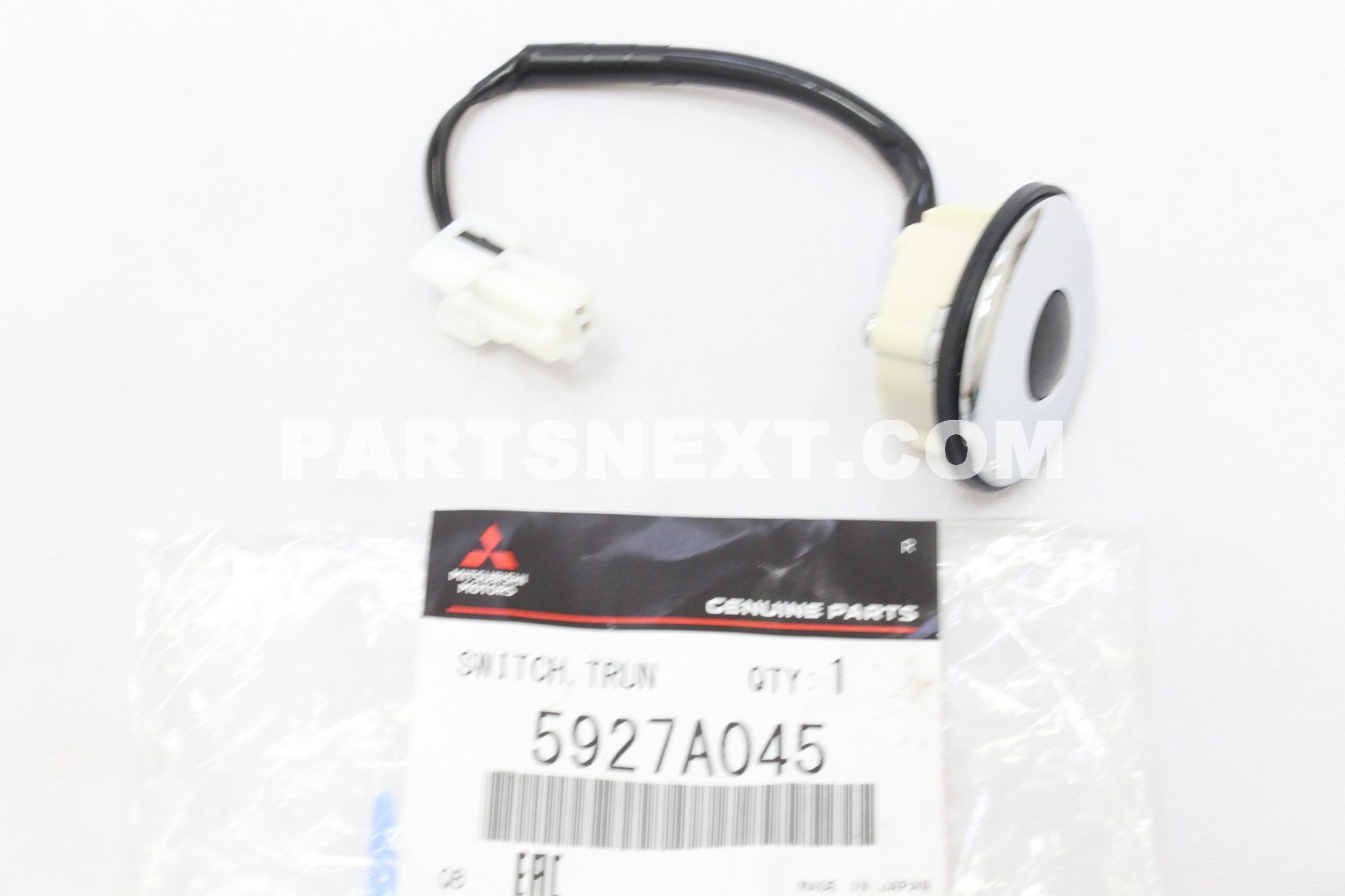 Mitsubishi :: 5927A045 SWITCH,TRUNK LID OPENER