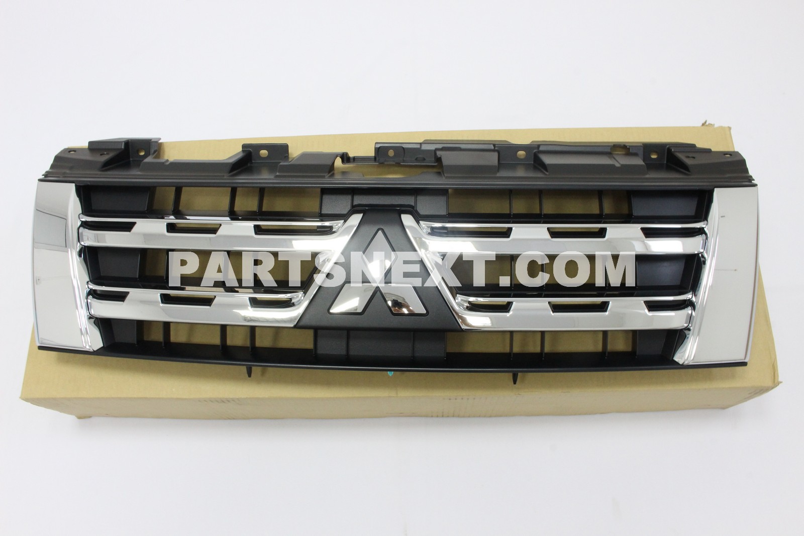 Mitsubishi :: 7450A733 GRILLE ASSY, RADIATOR