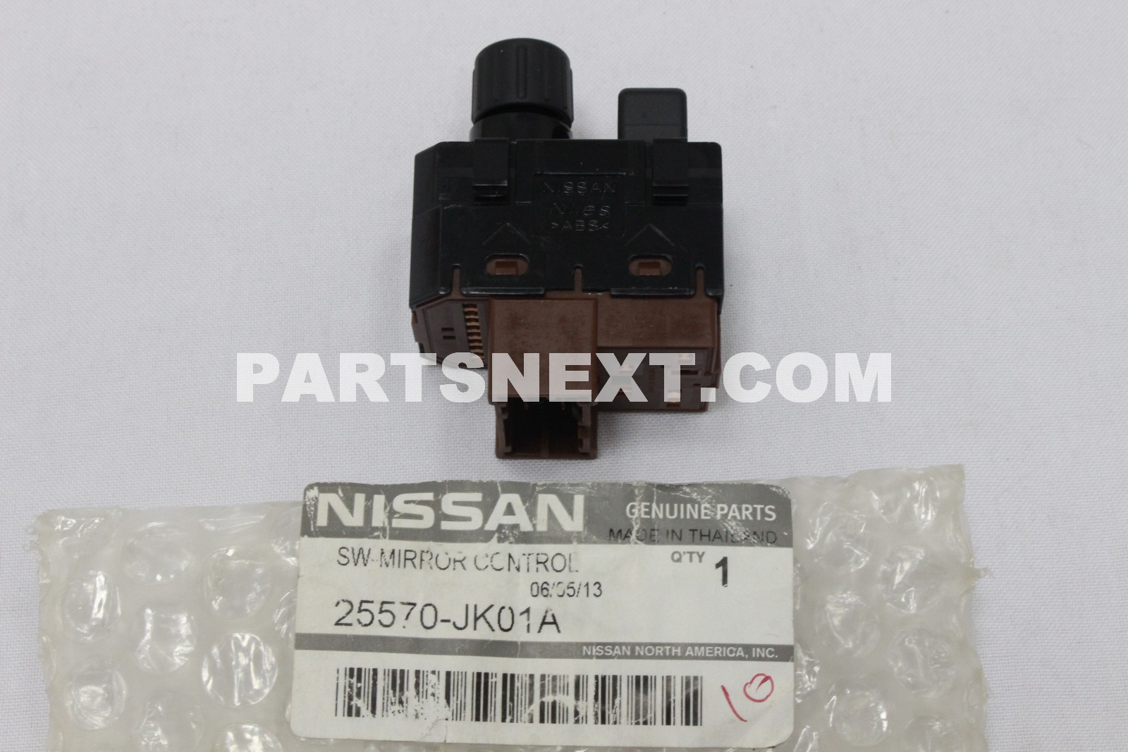 Nissan :: 25570-JK01A SWITCH ASSY-MIRROR CONTROL