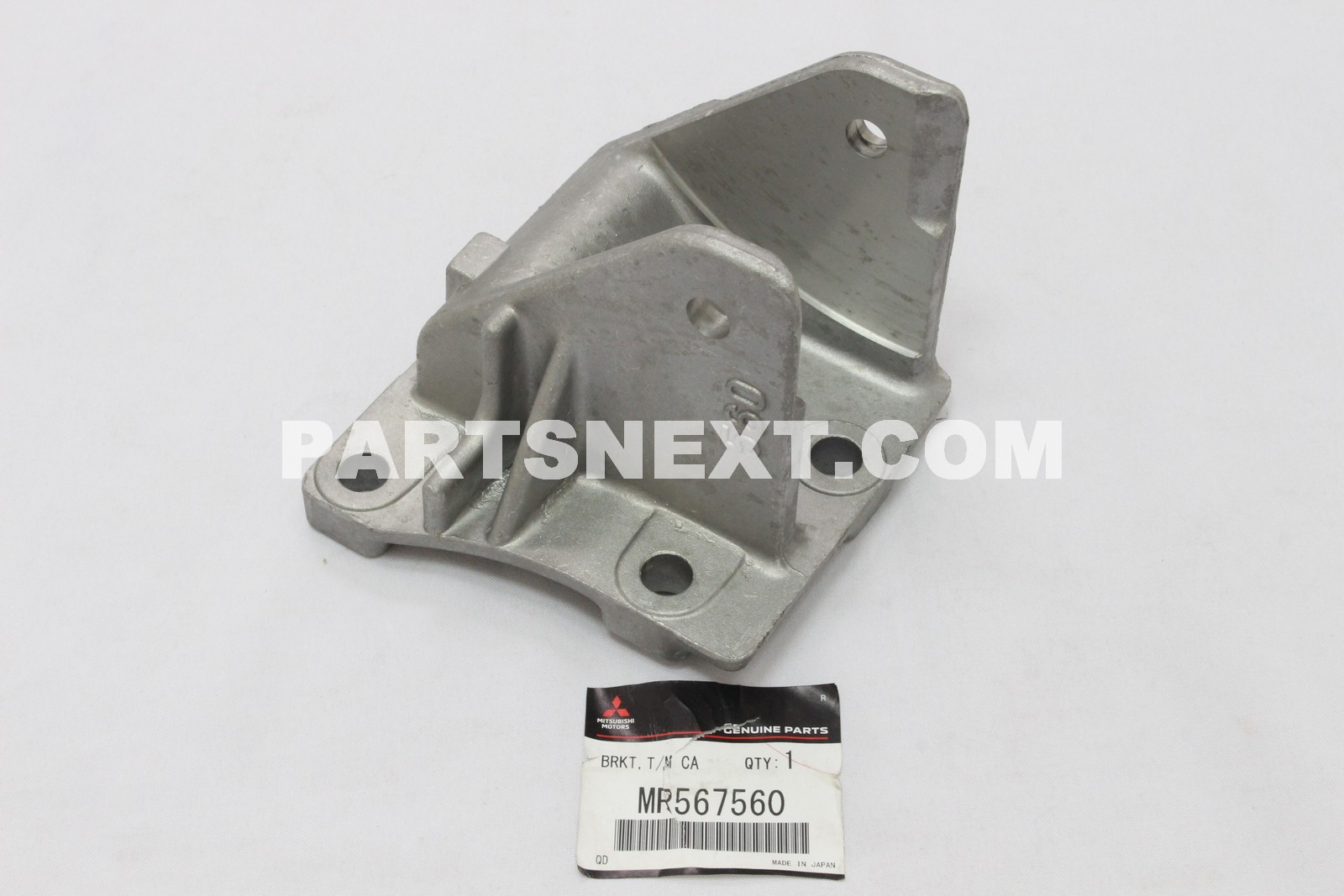 Mitsubishi :: MR567560 BRKT,T/M CASE ROLL STOPPER