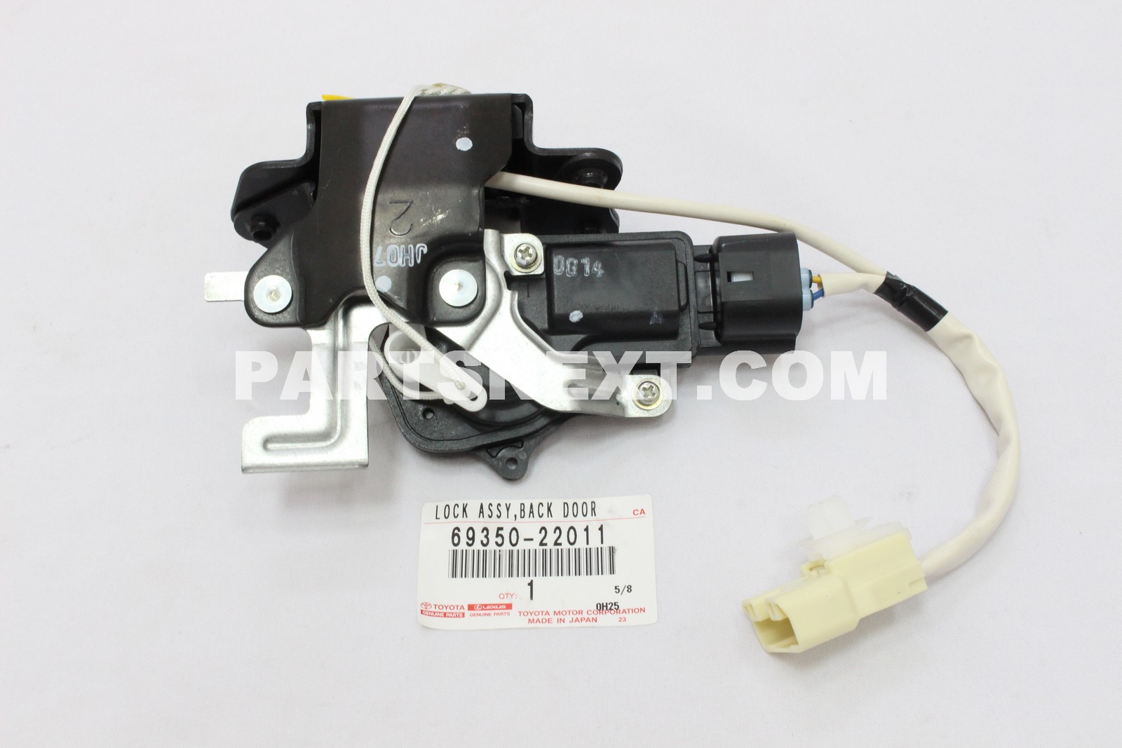 Toyota :: 69350-22011 LOCK ASSY BACK DOOR