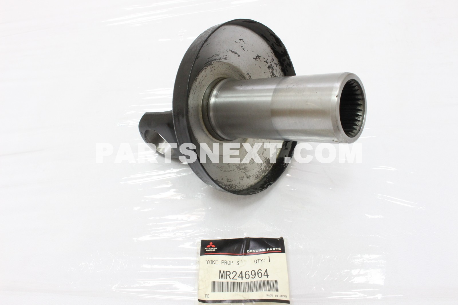 Mitsubishi :: MR246964 YOKE,PROP SHAFT SLEEVE,RR