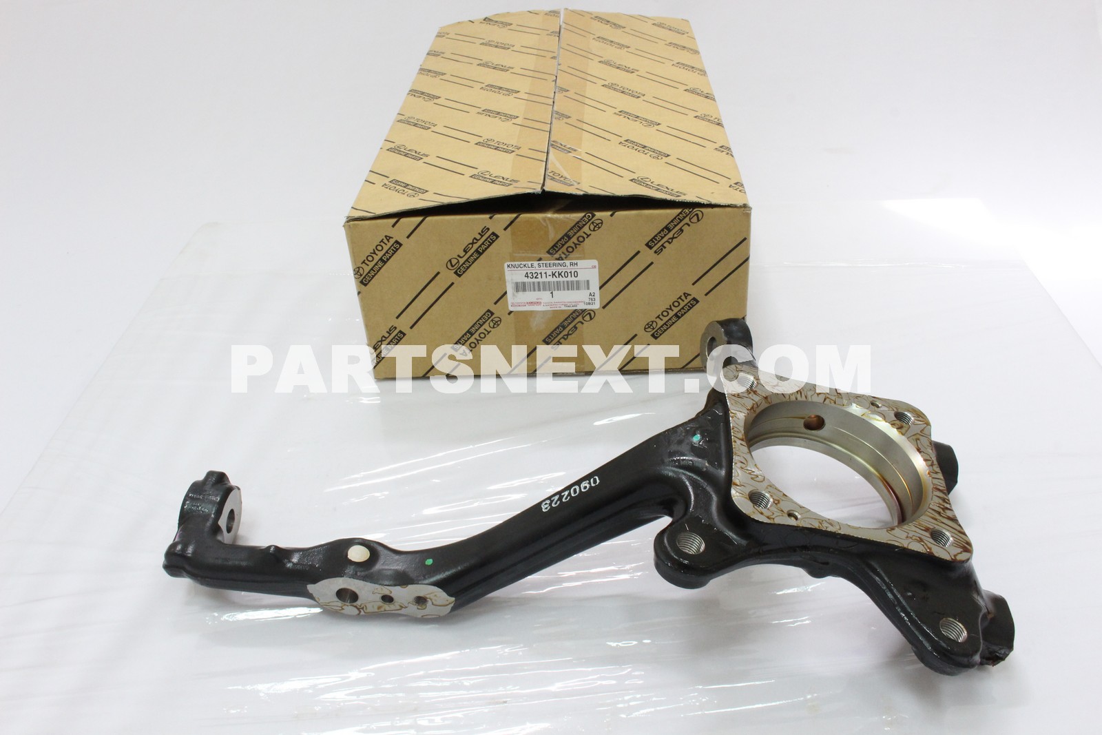 Toyota :: 43211-KK010 KNUCKLE STEERING R