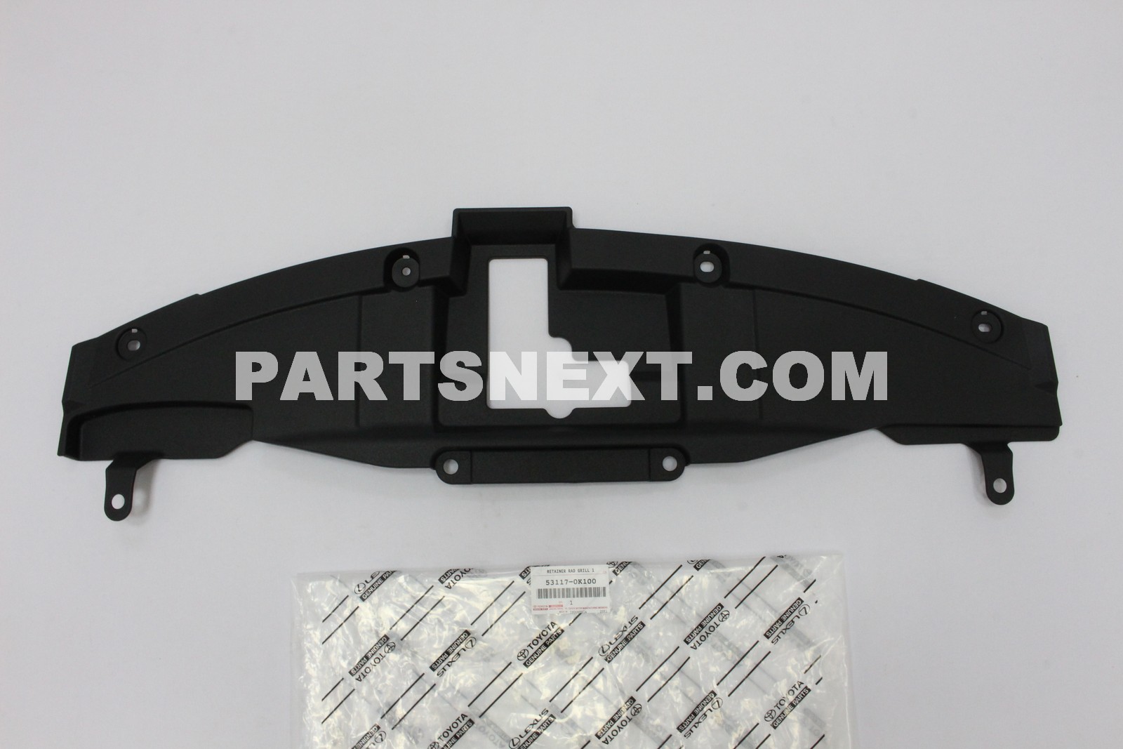 Toyota :: 53117-0K100 RETAINER, RADIATOR