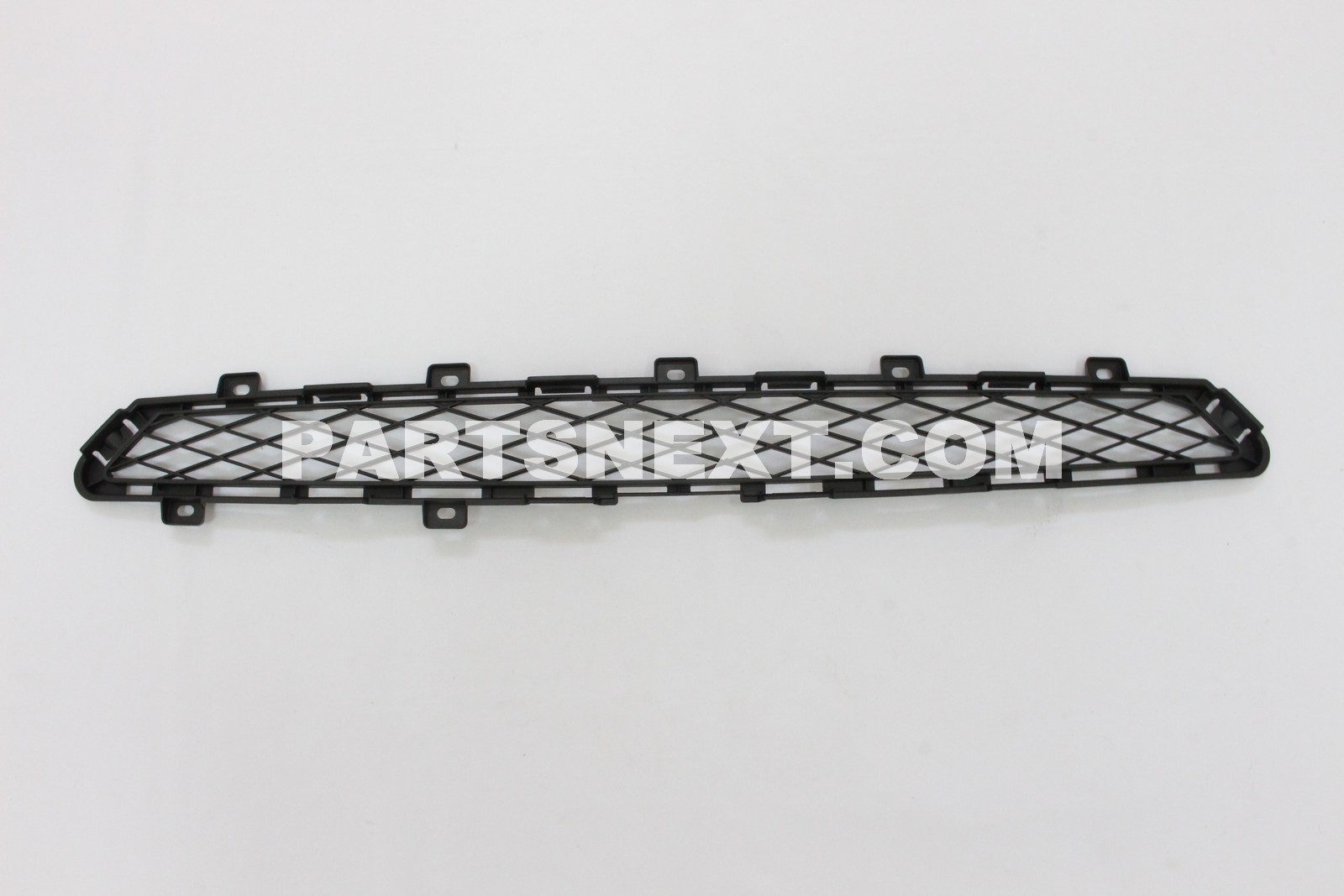 Nissan :: 62256-KB50A GRILLE-FRONT BUMPER