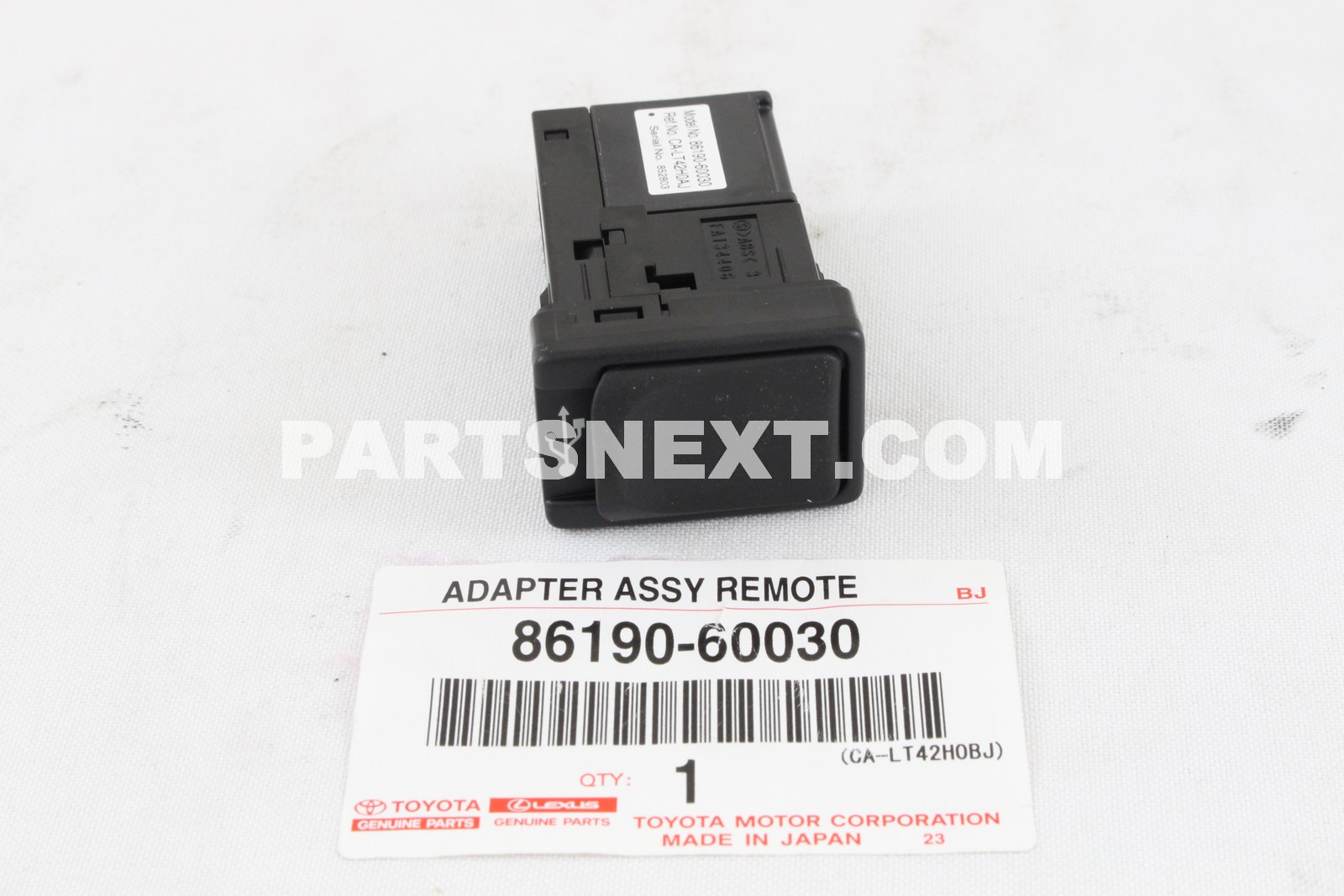 Toyota :: 86190-60030 ADAPTER ASSY, STEREO JACK, NO.1