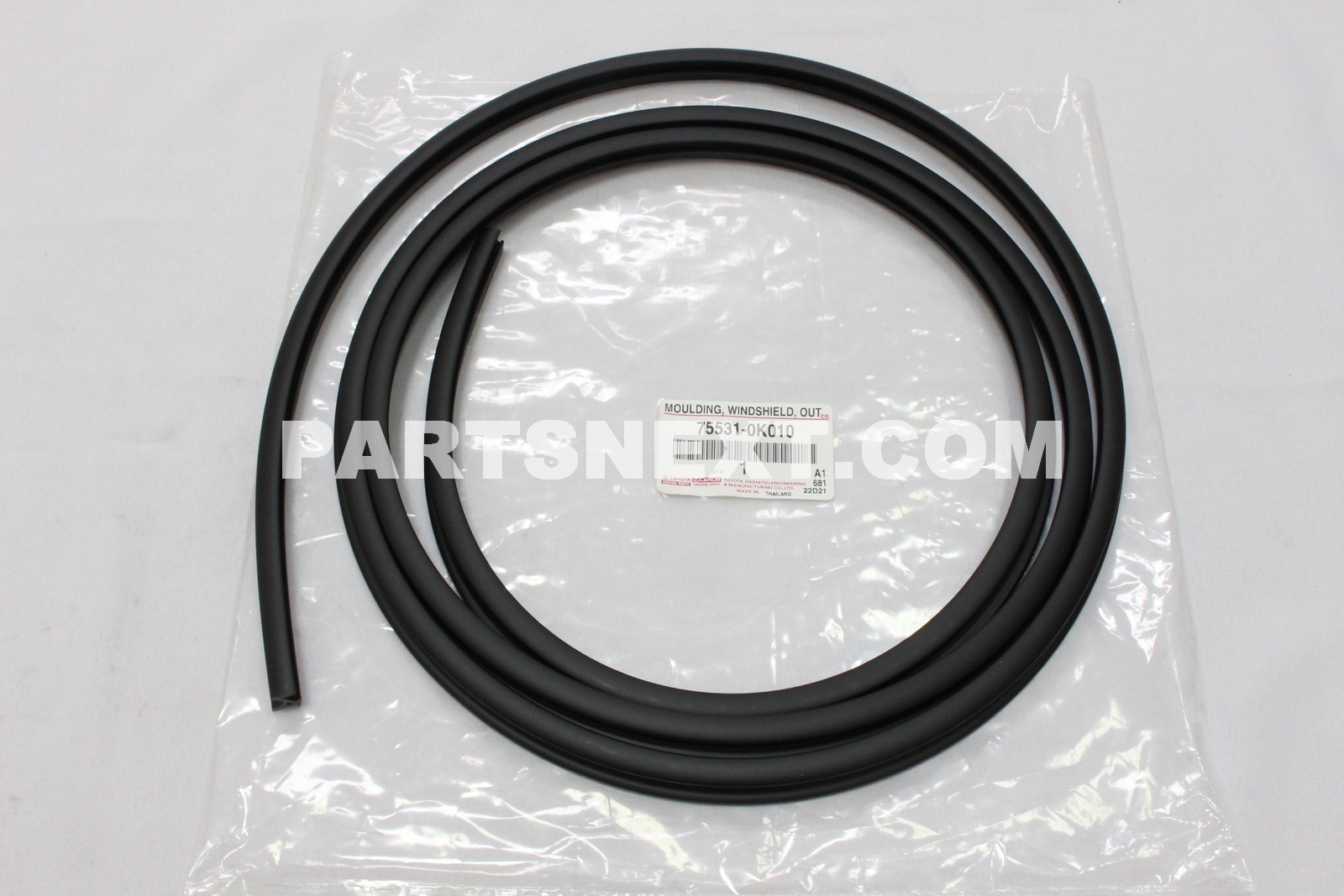 Toyota :: 75531-0K010 MOULDING, WINDSHIELD, OUTER UPPER