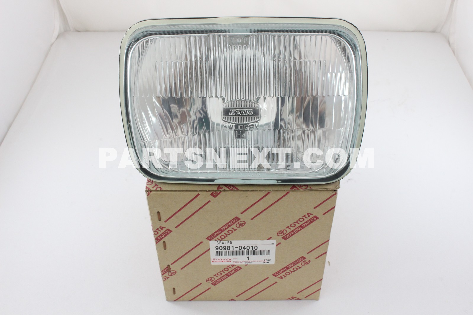 Toyota :: 90981-04010 SEALED BEAM UNIT, NO.1