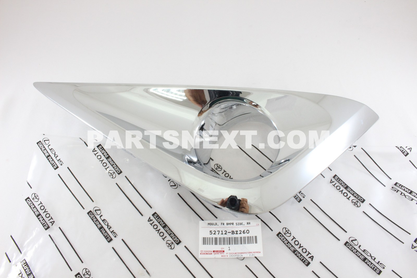 Toyota :: 52712-BZ260 MOULDING FR BUMPER