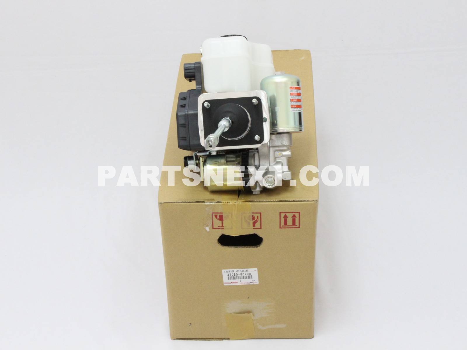 Toyota :: 47050-60200 BRAKE BOOSTER ASSY, W/MASTER CYLINDER