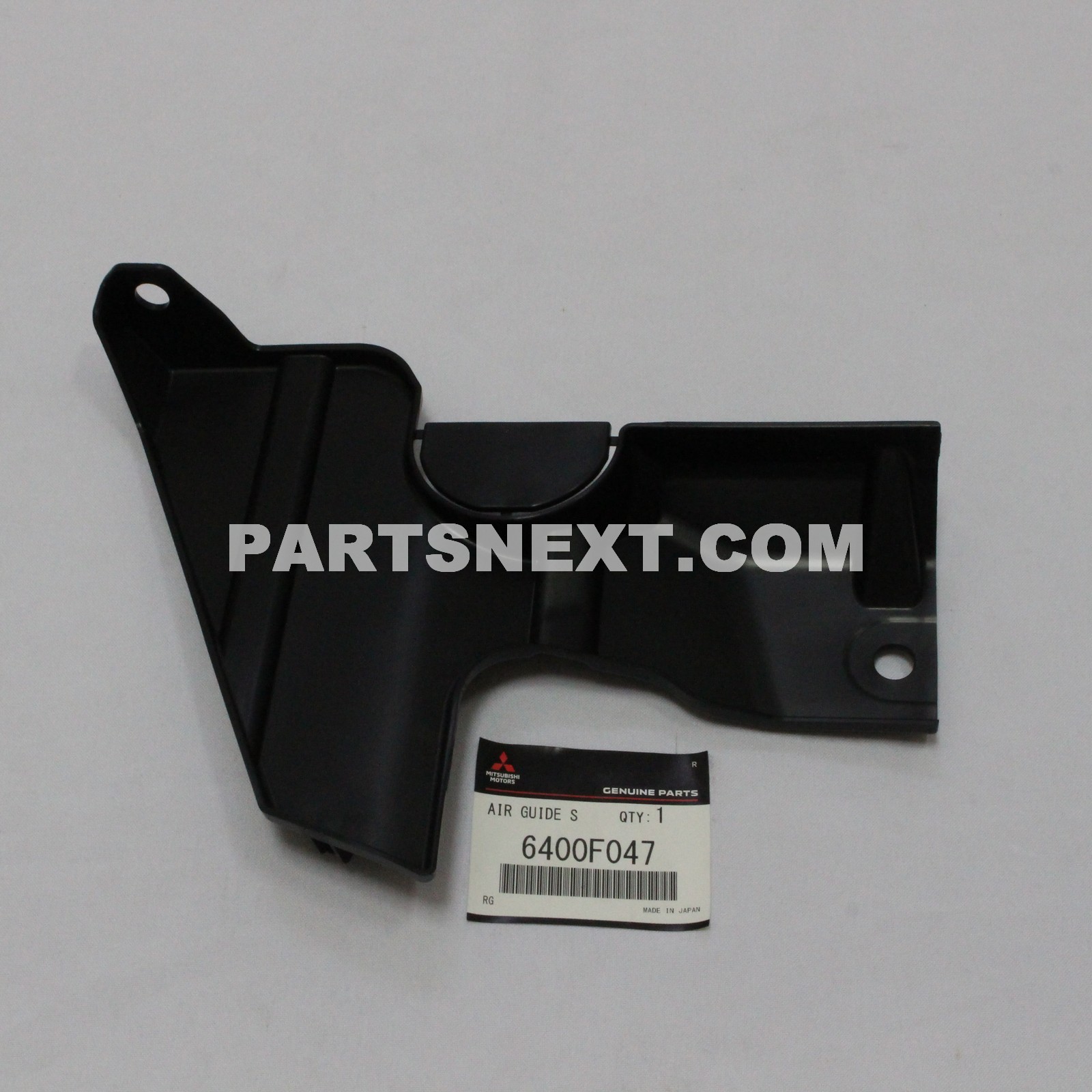 Mitsubishi :: 6400F047 BRACKET,RADIATOR GRILLE