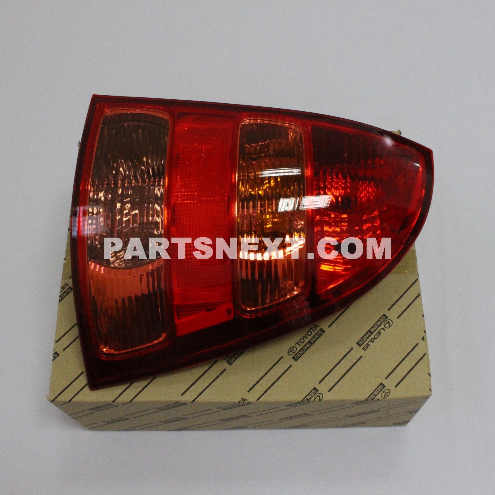 Toyota :: 81551-13571 LENS, REAR COMBINATION LAMP, RH