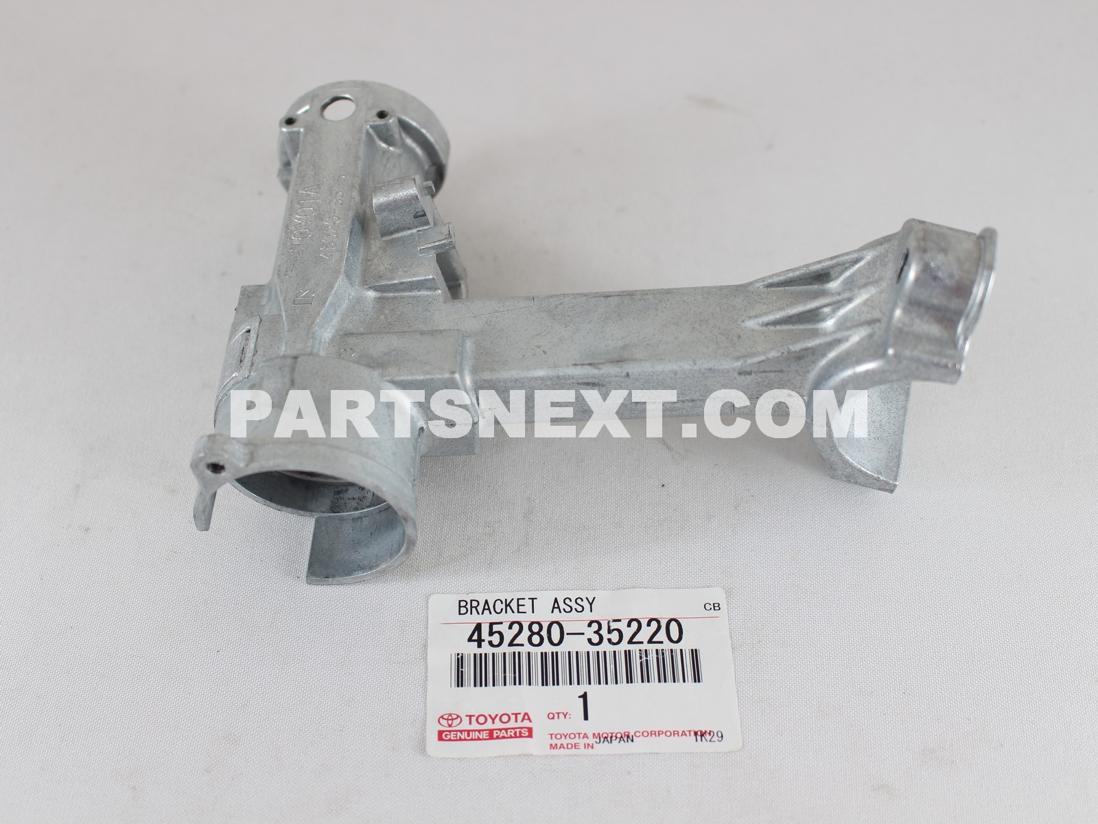 Toyota :: 45280-35220 BRACKET, STEERING COLUMN, UPPER