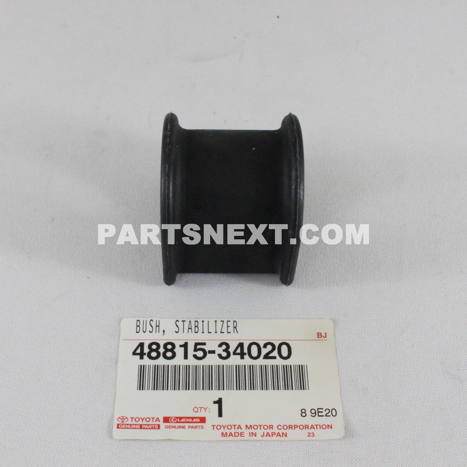 Toyota :: 48815-34020 BUSH, FRONT STABILIZER BAR, NO.1