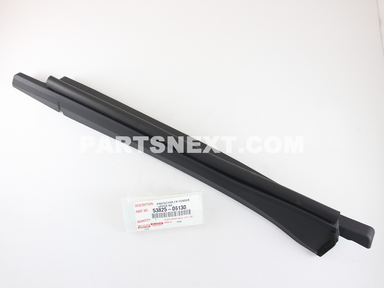 Toyota :: 53825-06130 PROTECTOR, FRONT FENDER, UPPER RH