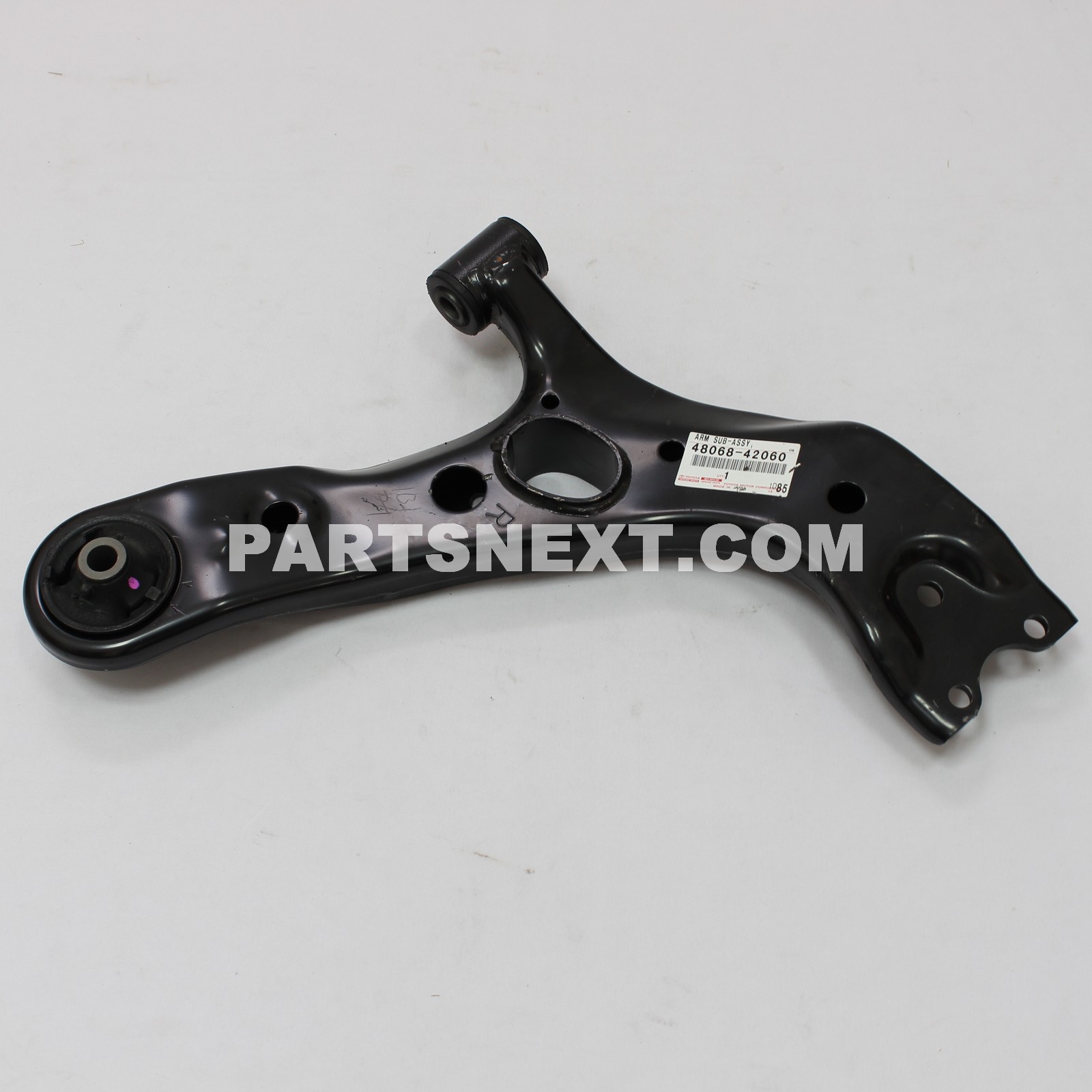 Toyota :: 48068-42060 ARM SUB-ASSY, FRONT SUSPENSION, LOWER NO.1 RH
