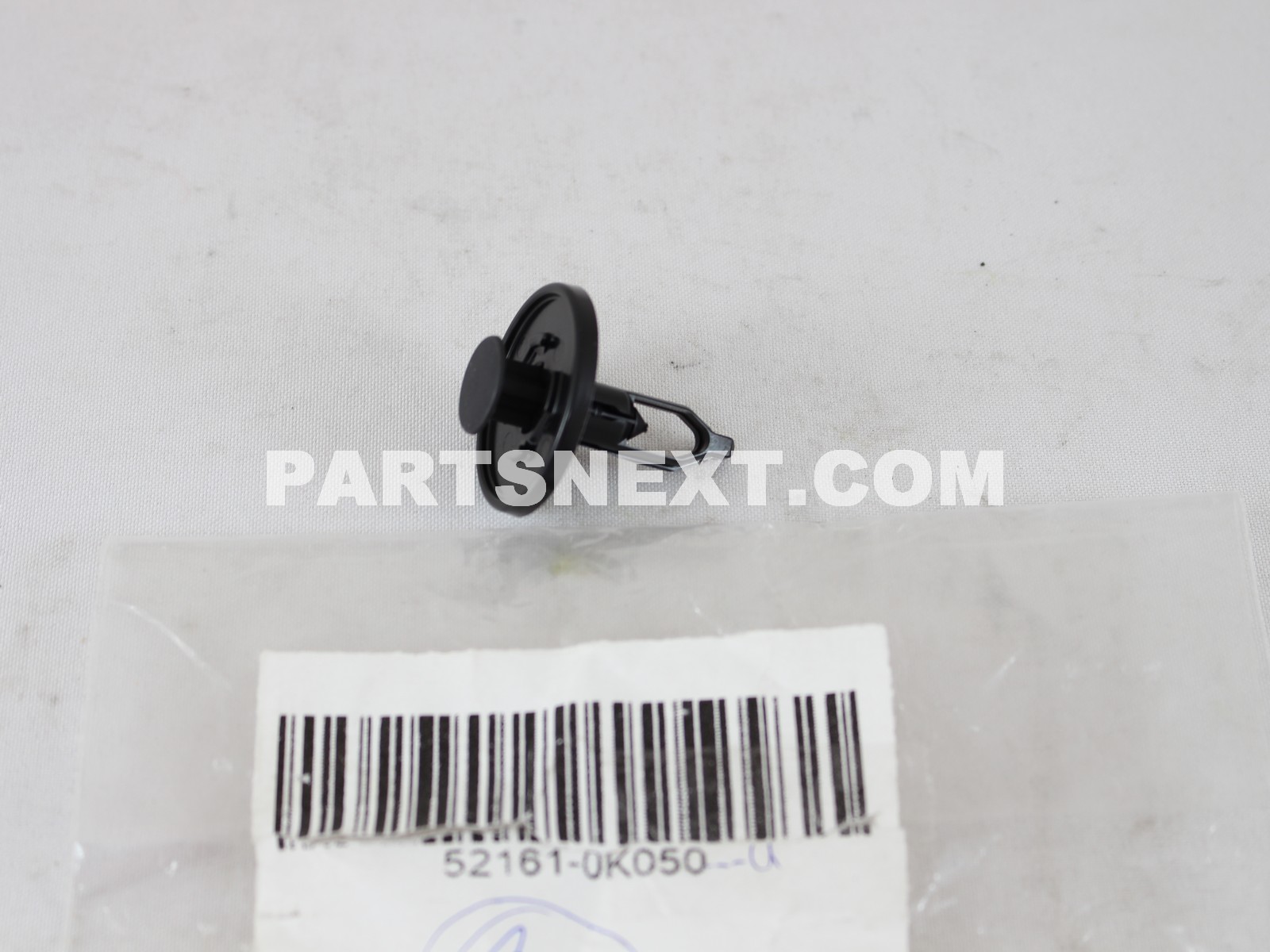 Toyota :: 52161-0K050 PIECE, FRONT BUMPER