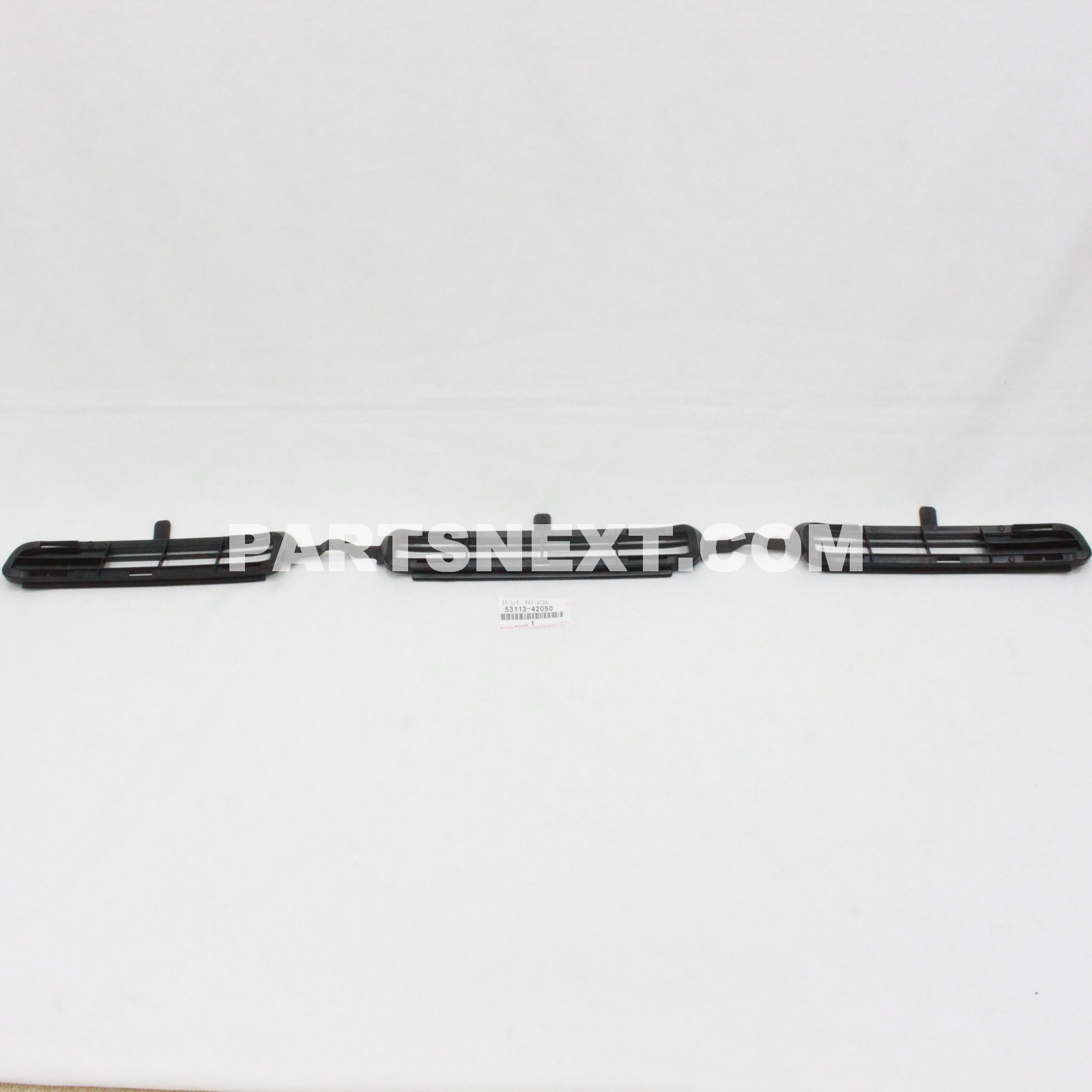 Toyota :: 53113-42050 GRILLE, RADIATOR, LOWER NO.2