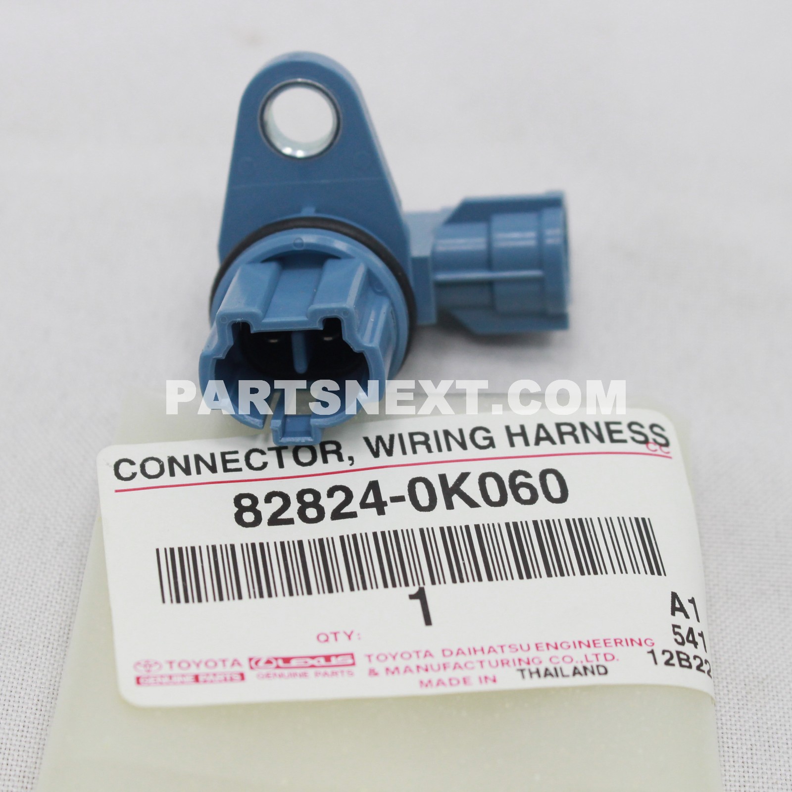 Toyota :: 82824-0K060 CONNECTOR, WIRING