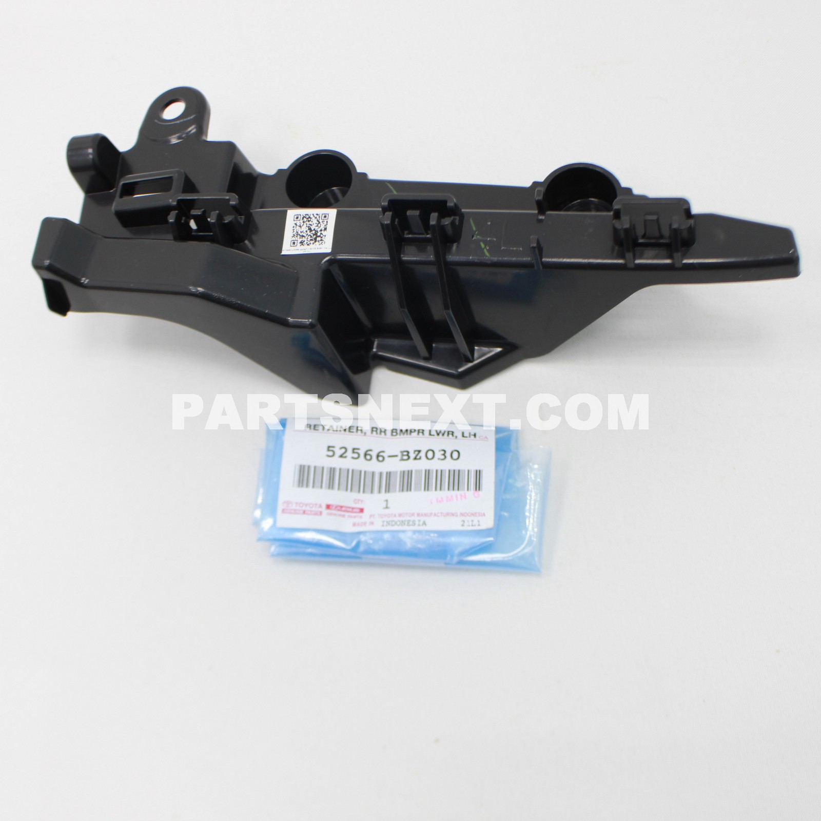 Toyota :: 52566-BZ030 RETAINER RR BUMPER