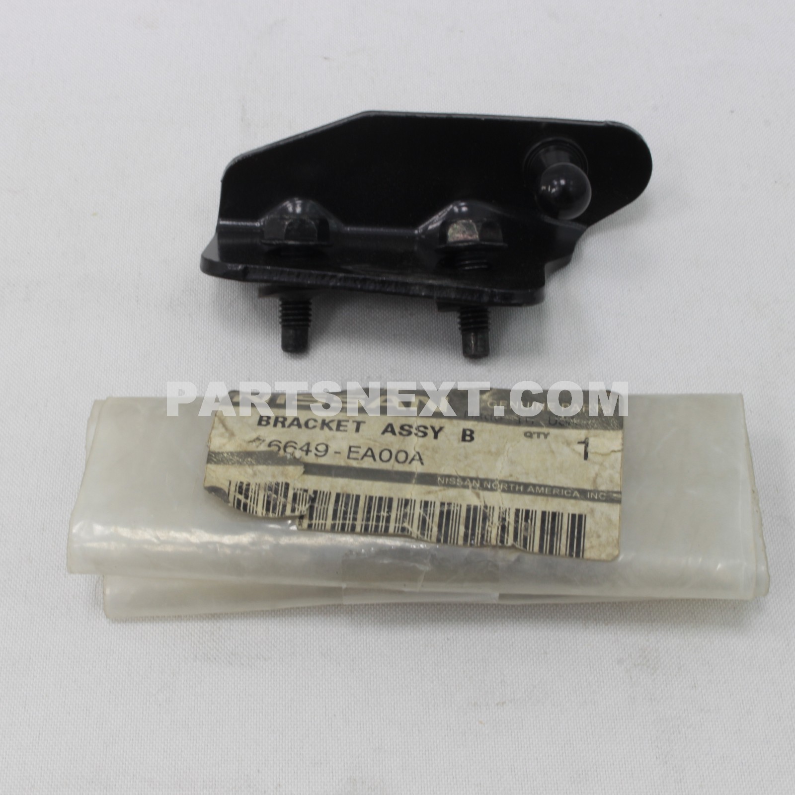 Nissan :: 76649-EA00A BRACKET-BACK DOOR