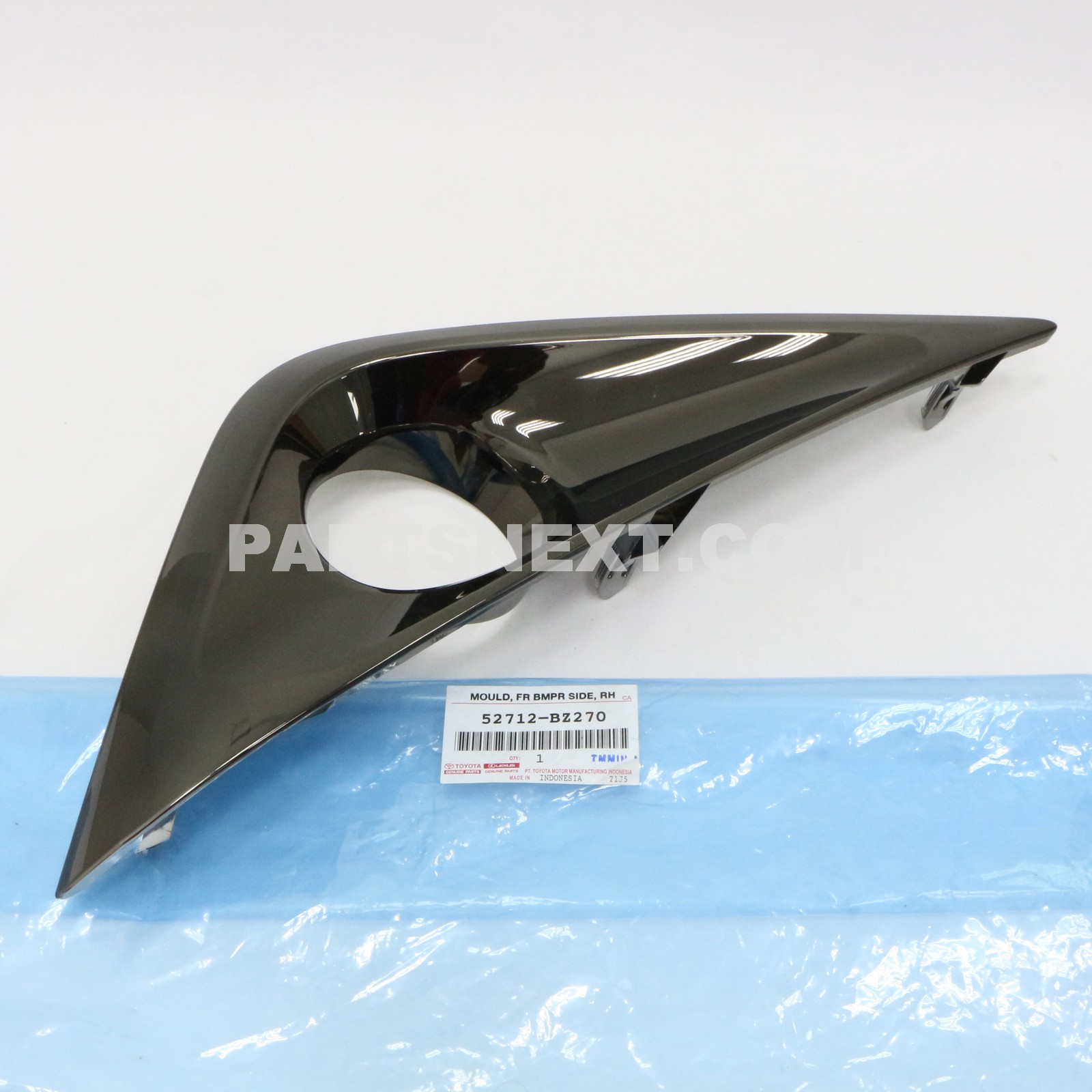 Toyota :: 52712-BZ270 MOULDING FR BUMPER